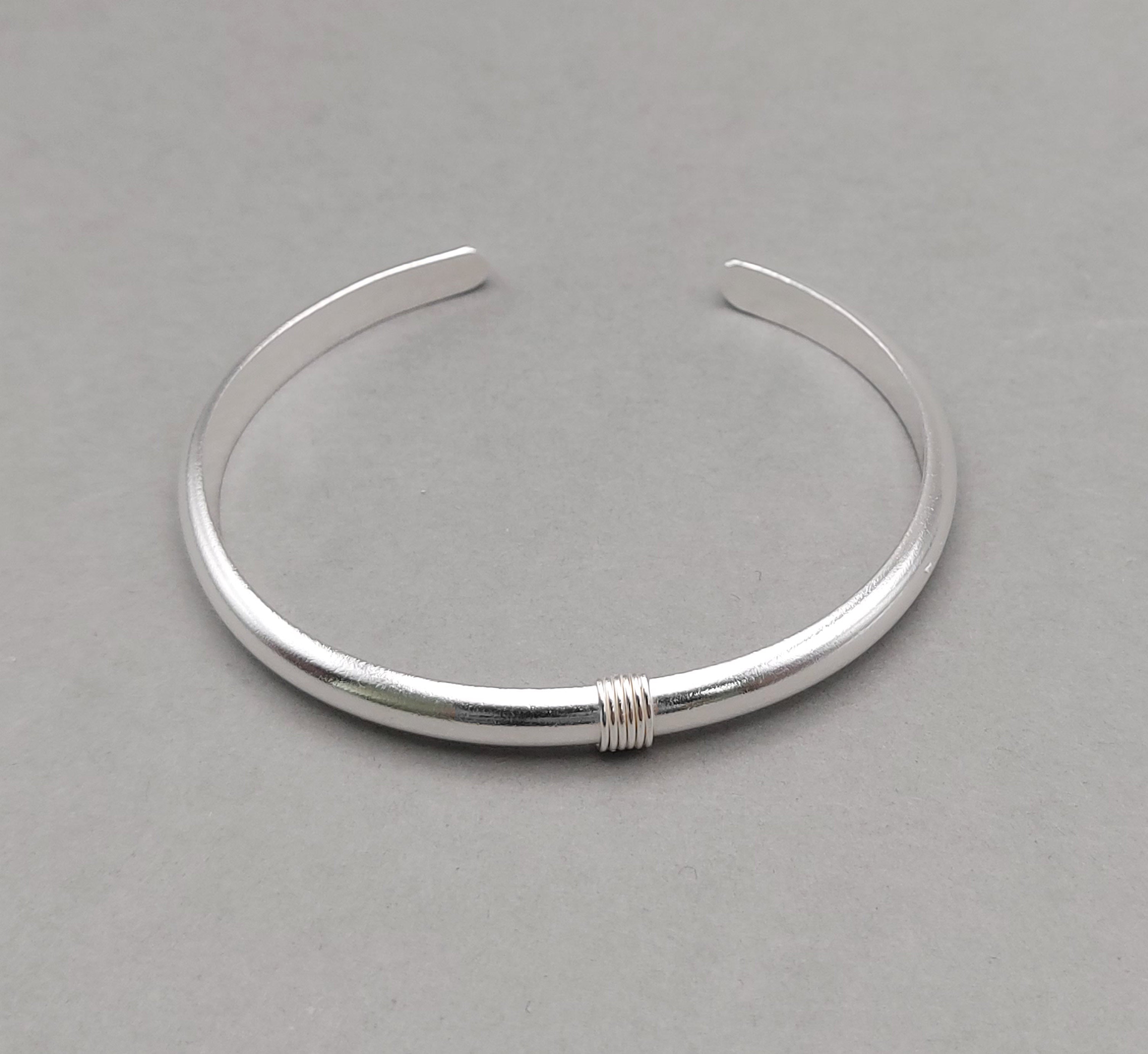 Open Ended Oval Wired Bangle – Julian Warrender Precious Metal Jewellery